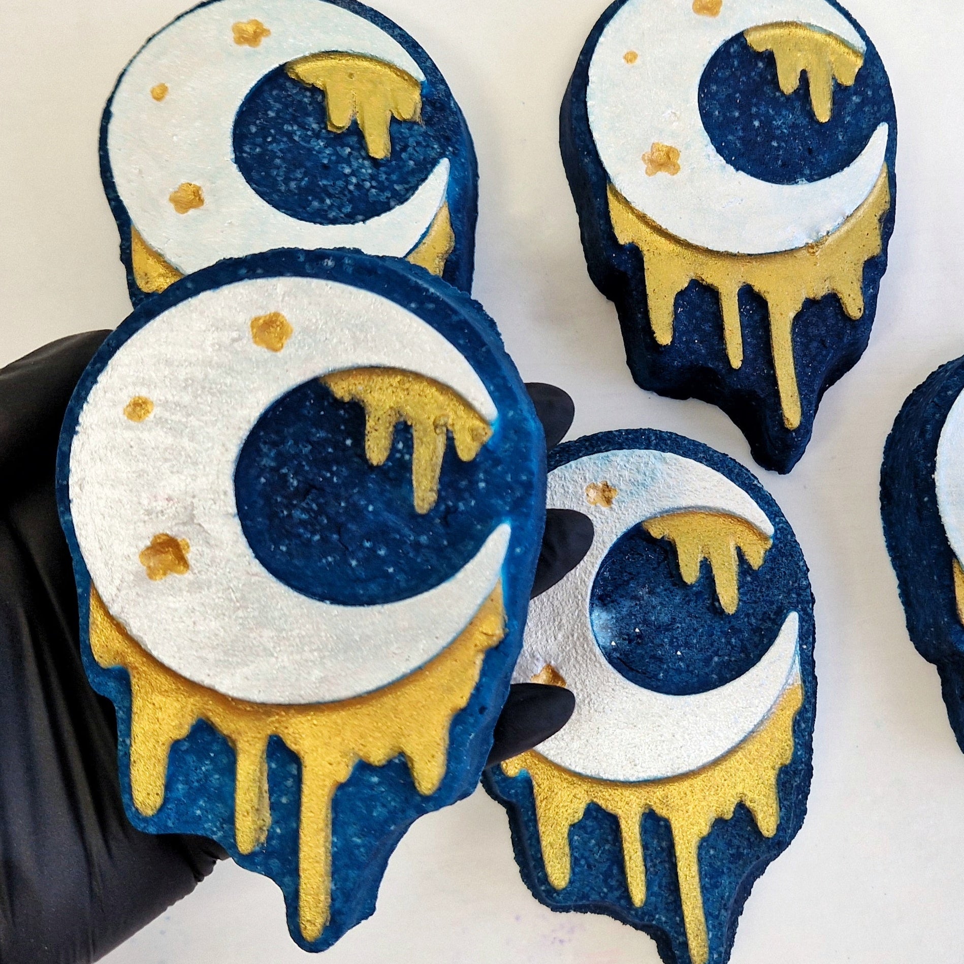 Moon Drip Bath Bomb – Fizz Bomb Cosmetics